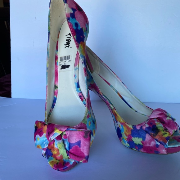 FIONI Clothing | Shoes | Fioni Size 8 Satin Floral Open Toe With Bow ...